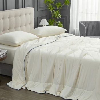5 Types of Comforters You Need to Know for Every Season